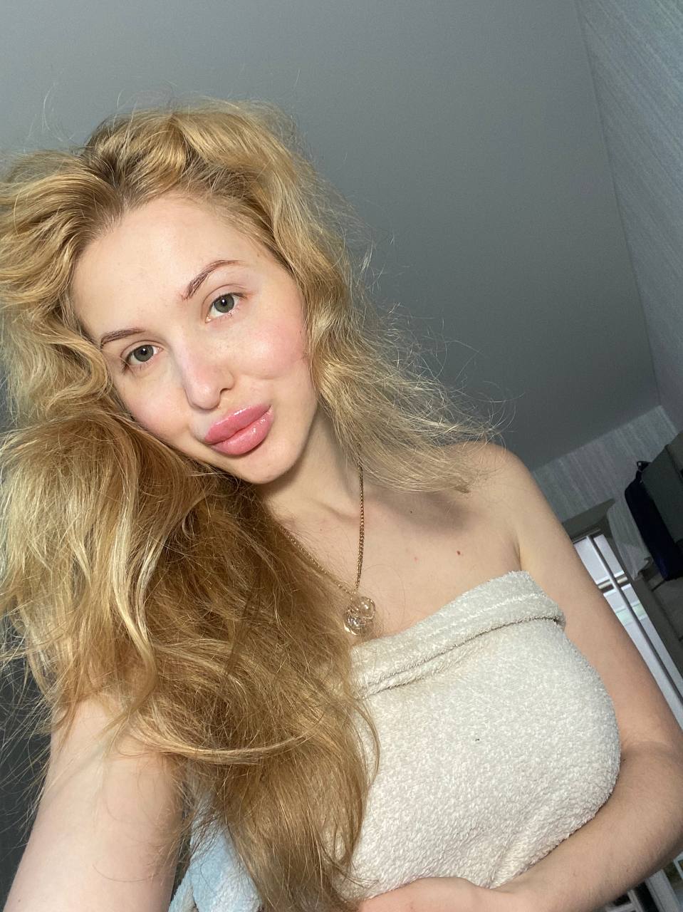 ID 105751 - Anastasiia from (Ukraine), 25 years old, blonde, green eyes